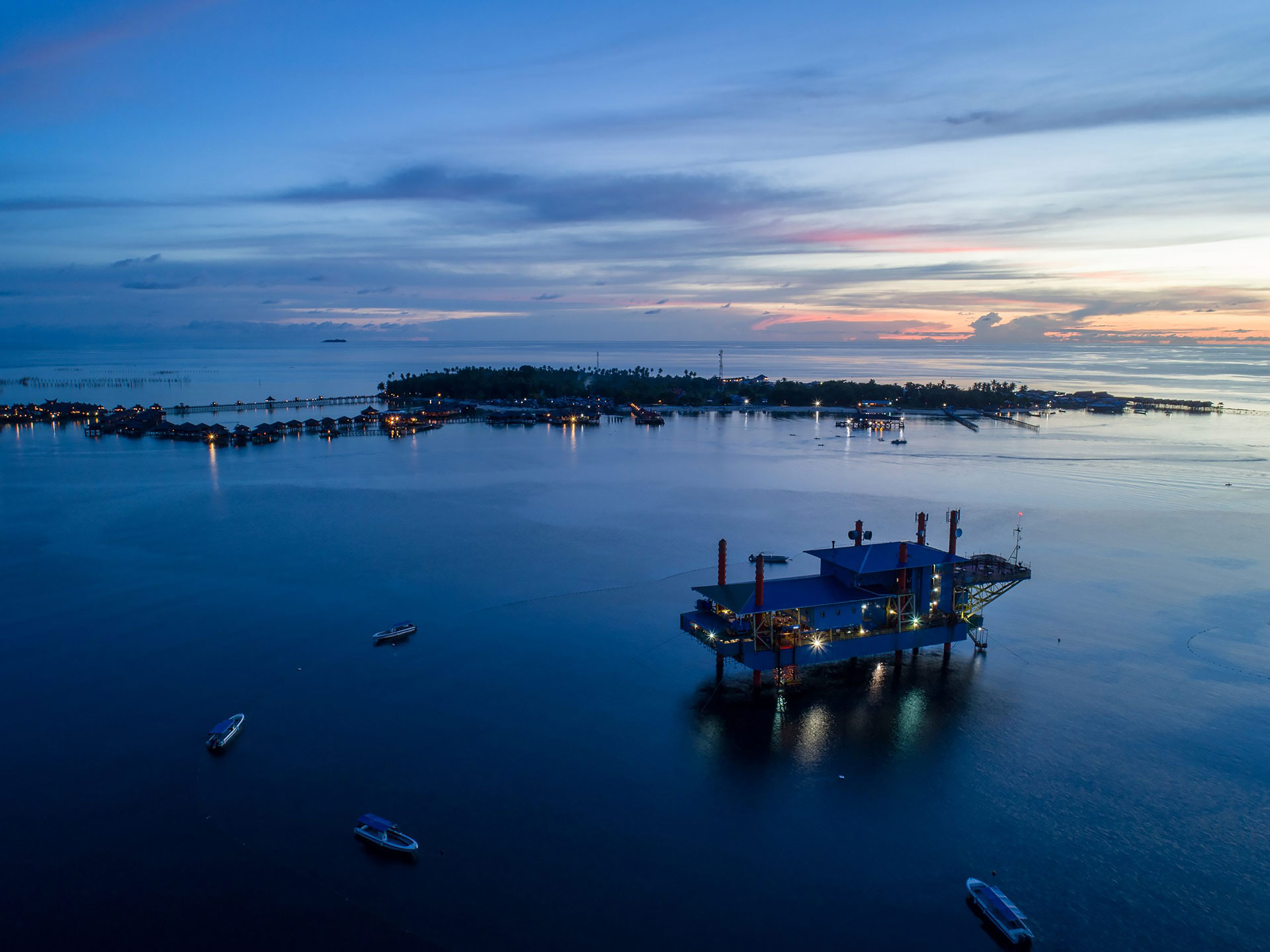 Scuba Diving in Mabul Sipadan - Seaventures Dive Rig - Malaysia